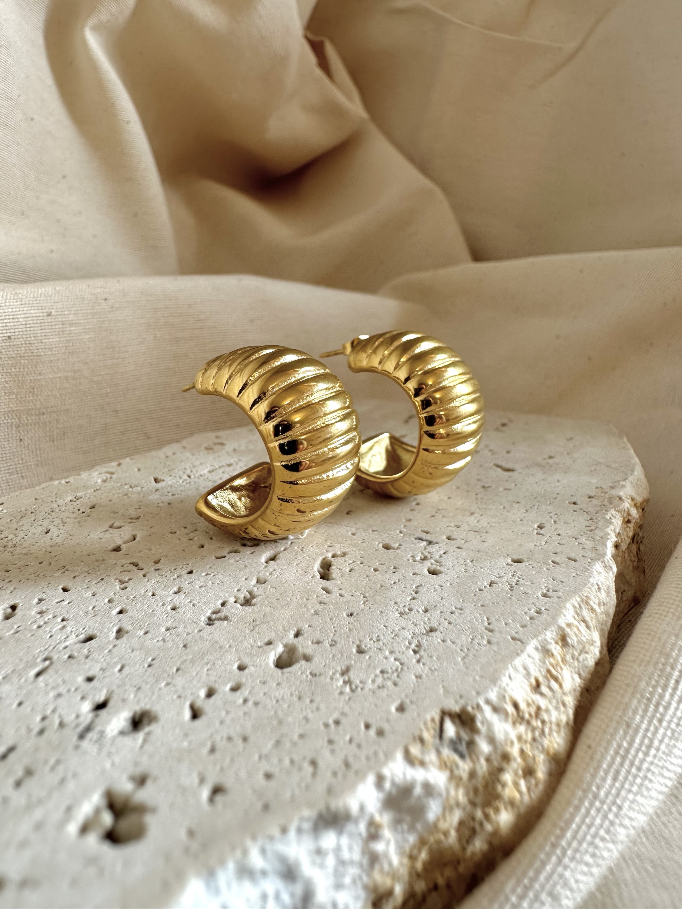 Majesty Earrings - Atelia